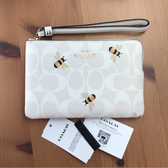 Coach | Bags | Corner Zip Wristlet In Signature Canvas With Bee Print ...